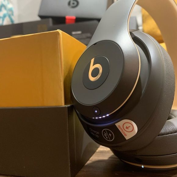 Beats by Dre | Headphones | Beats By Dr Dre Beats Studio Wireless In ...